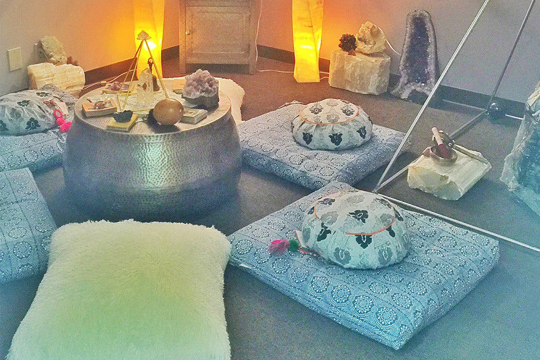 Three Ideas for a Mindful Holiday Gathering - Energy Muse