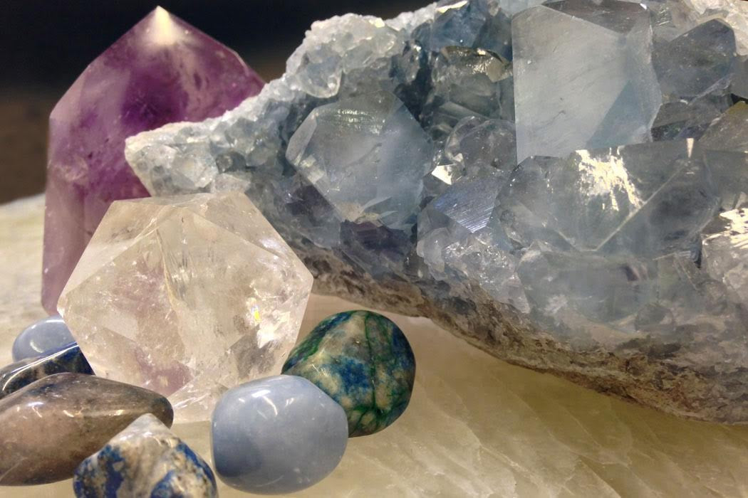 How to Create Your Own New Moon Ritual - Energy Muse