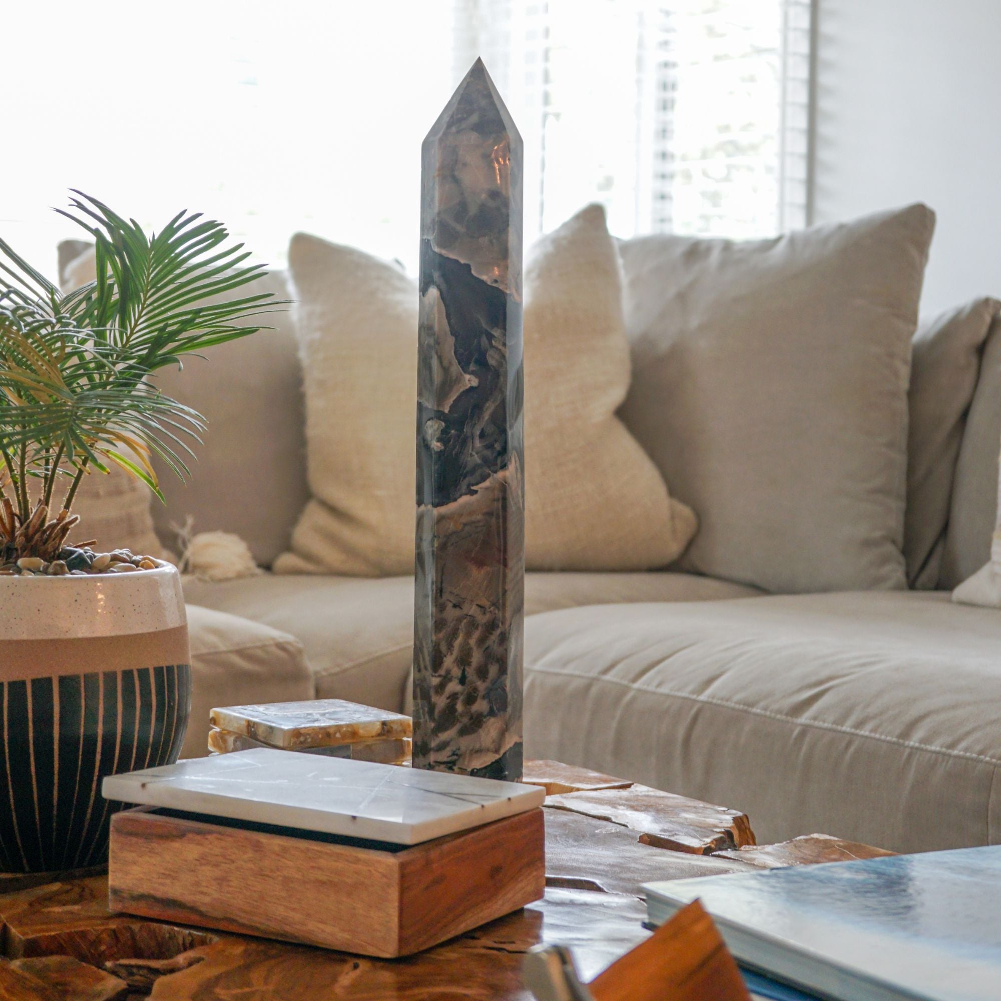 UV-Reactive Volcanic Agate Tower – Energy Muse